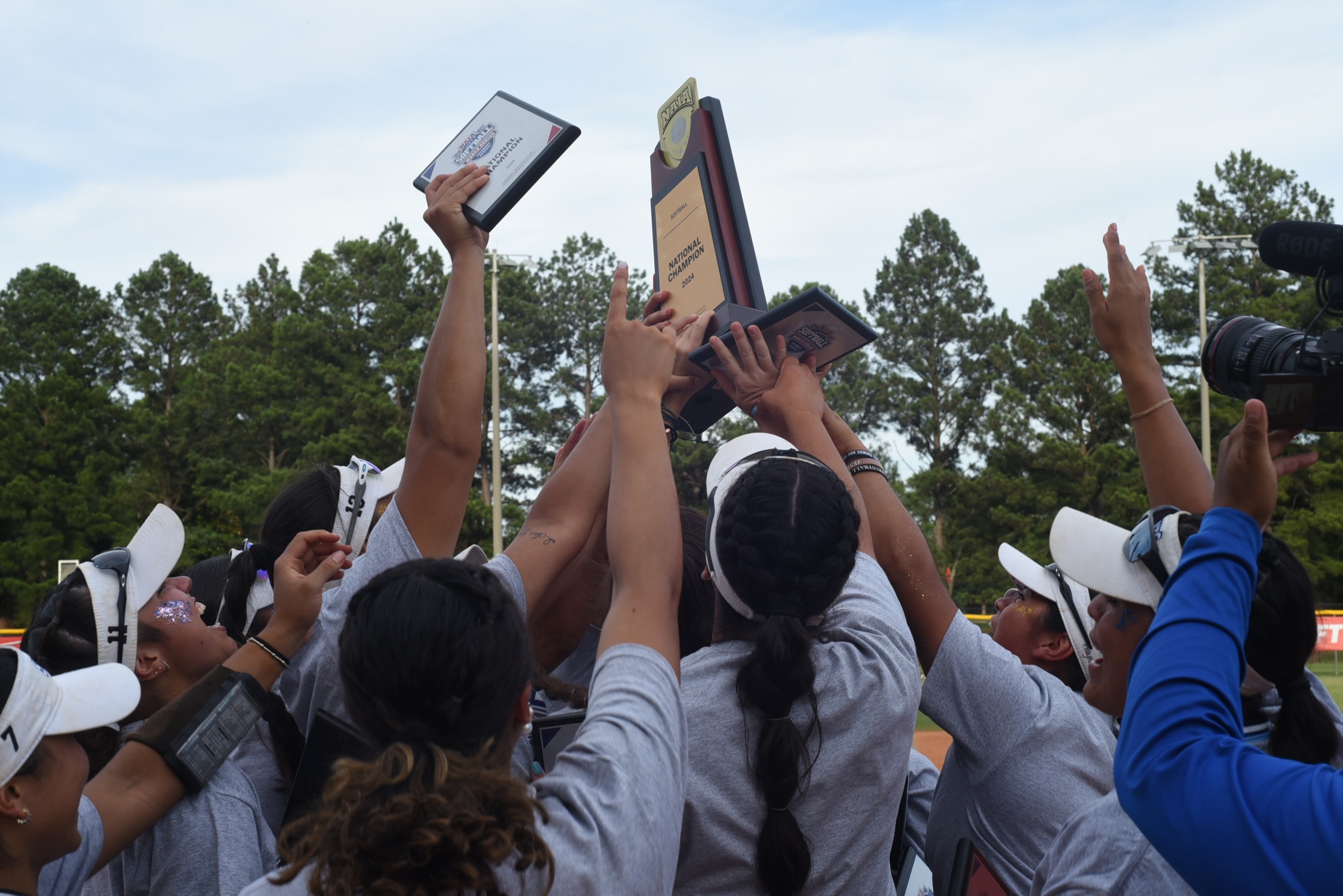 Softball Picked to Win 2025 RRAC Title | OLLU Lake Weekly